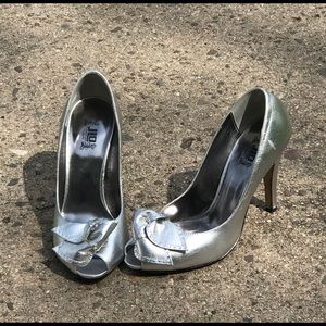 Jennifer Lopez | Shoes | Vintage Jlo Silver Pumps | Poshmark